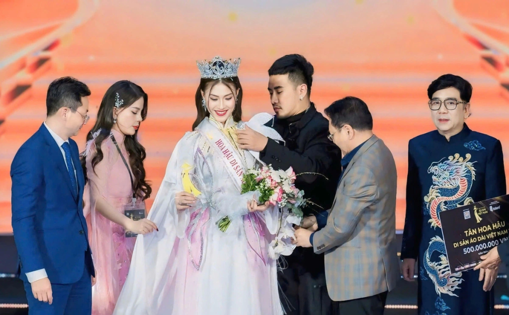 Hoàng Châu Anh đến từ Cao Bằng trở thành Hoa hậu di sản áo dài Việt Nam năm 2024 - Báo Cao Bằng ...