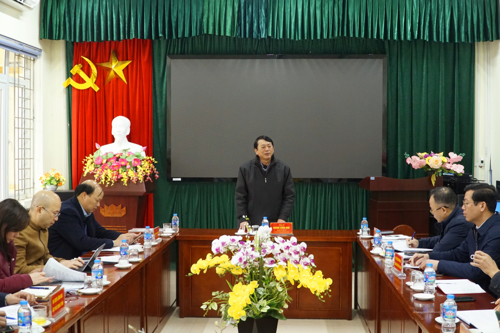 Chủ tịch UBND tỉnh Hoàng Xuân Ánh khảo sát thực trạng cơ sở hạ tầng phục vụ nâng cấp các cửa ...